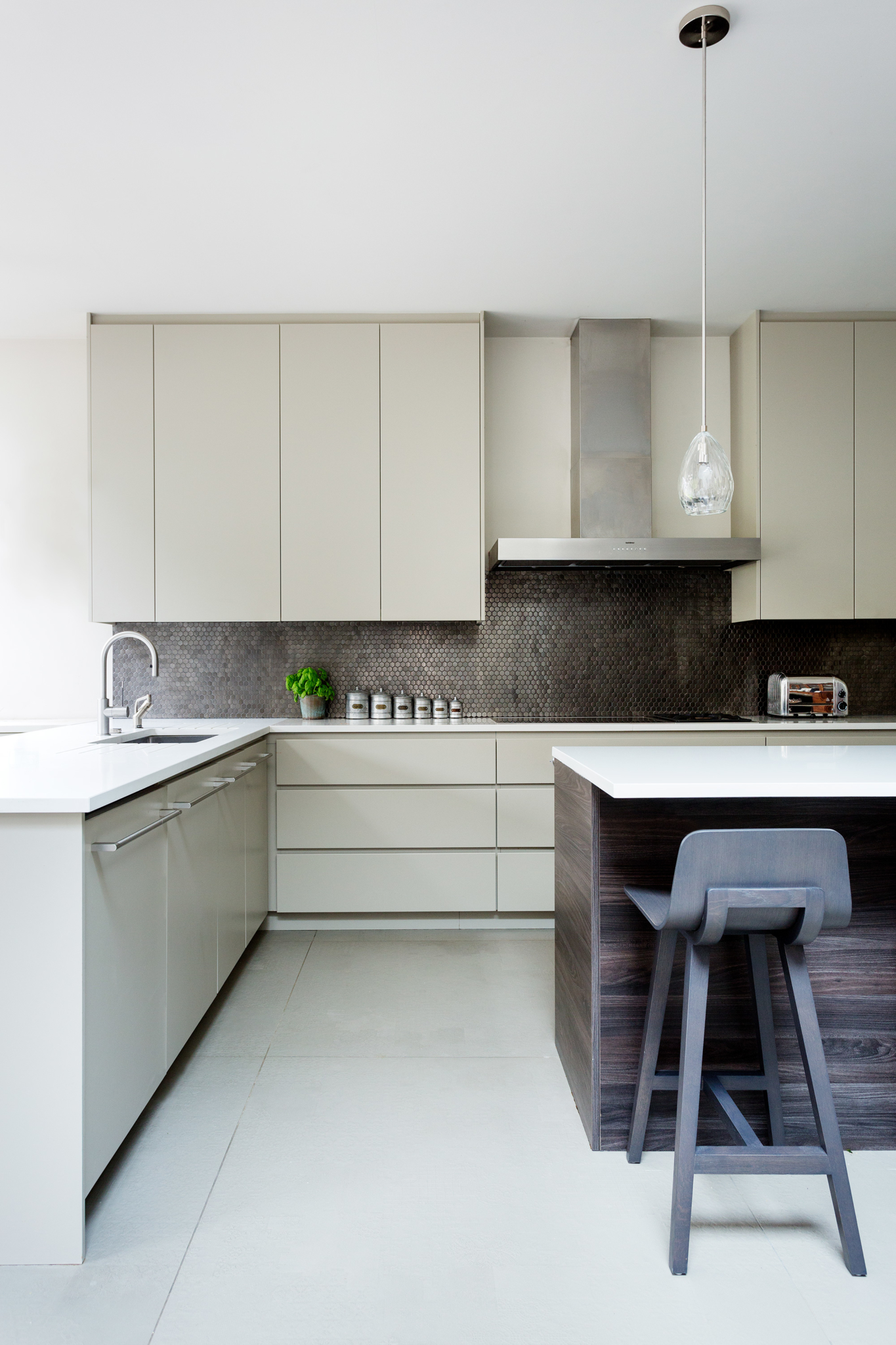 Luxurious & Modern Bespoke Kitchen At Arlington | HUX London