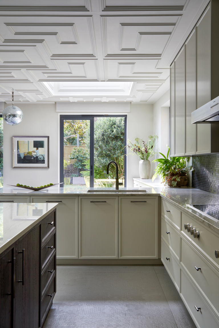 Luxurious & Modern Bespoke Kitchen At Arlington | HUX London
